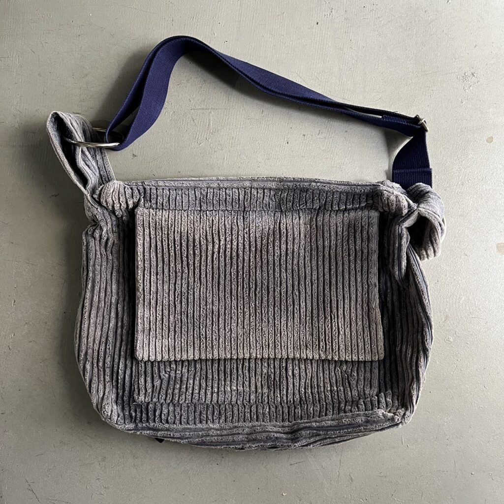 BLUE ROOM ARCHIVE - blue room